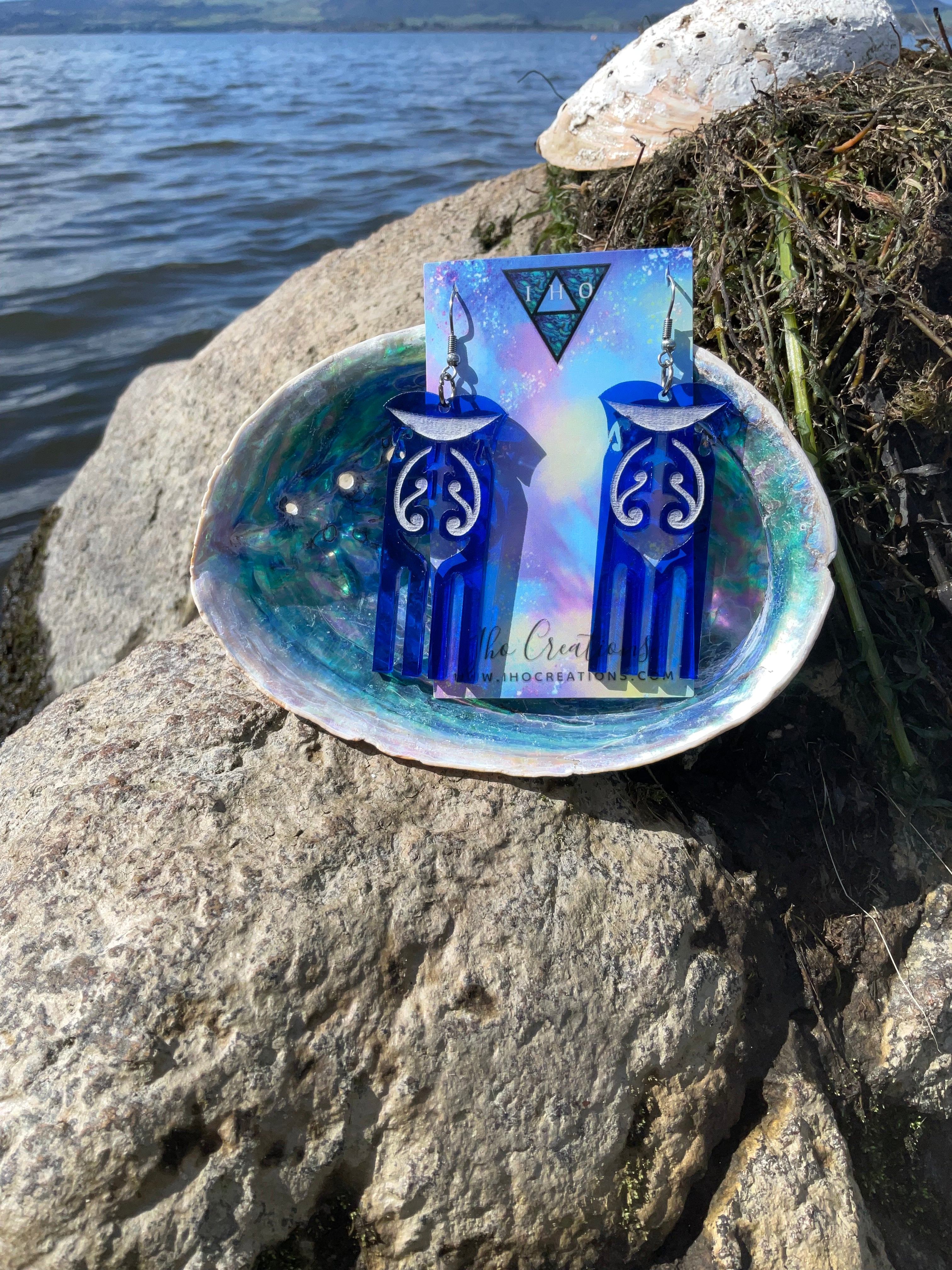 Hinekauorohia Blue see-through engraved-infill earring – IHO CREATIONS